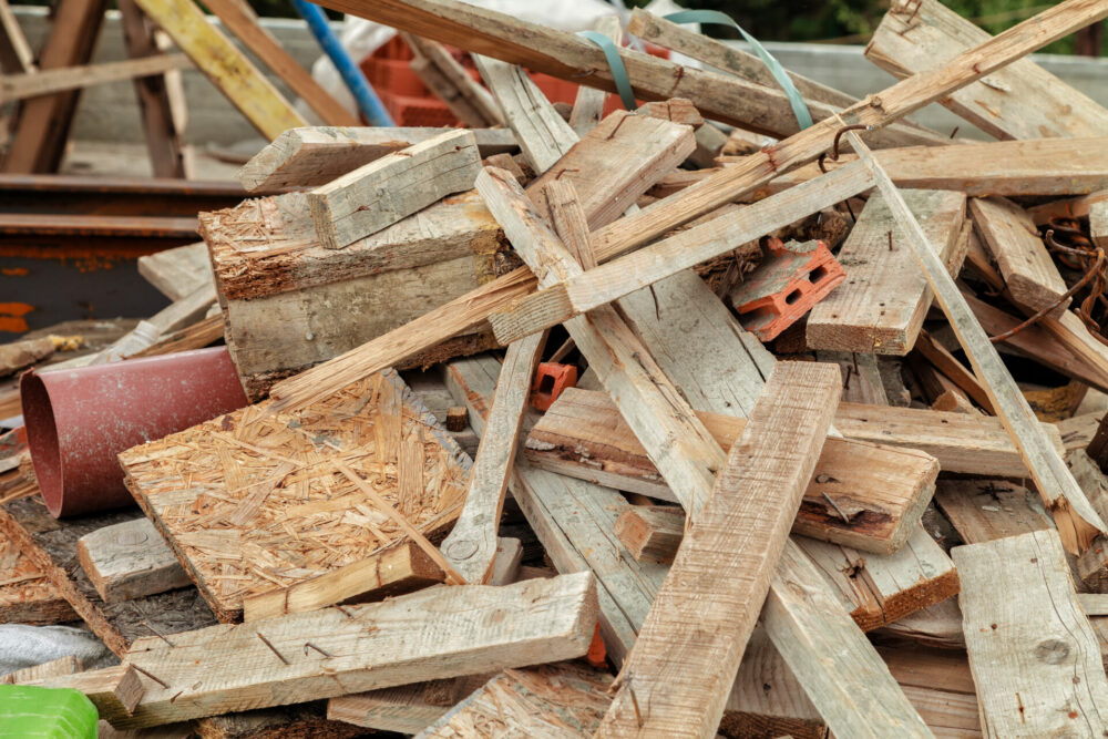 The Benefits of Hiring a Construction Debris Hauling Service